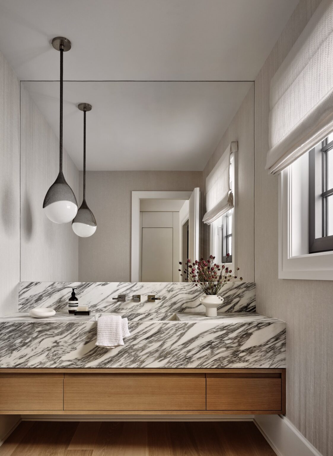 Minimalist Interior Design: Serenity Through Simplicity